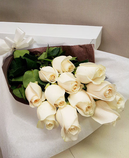 White Rose Box – Flowers On Bay